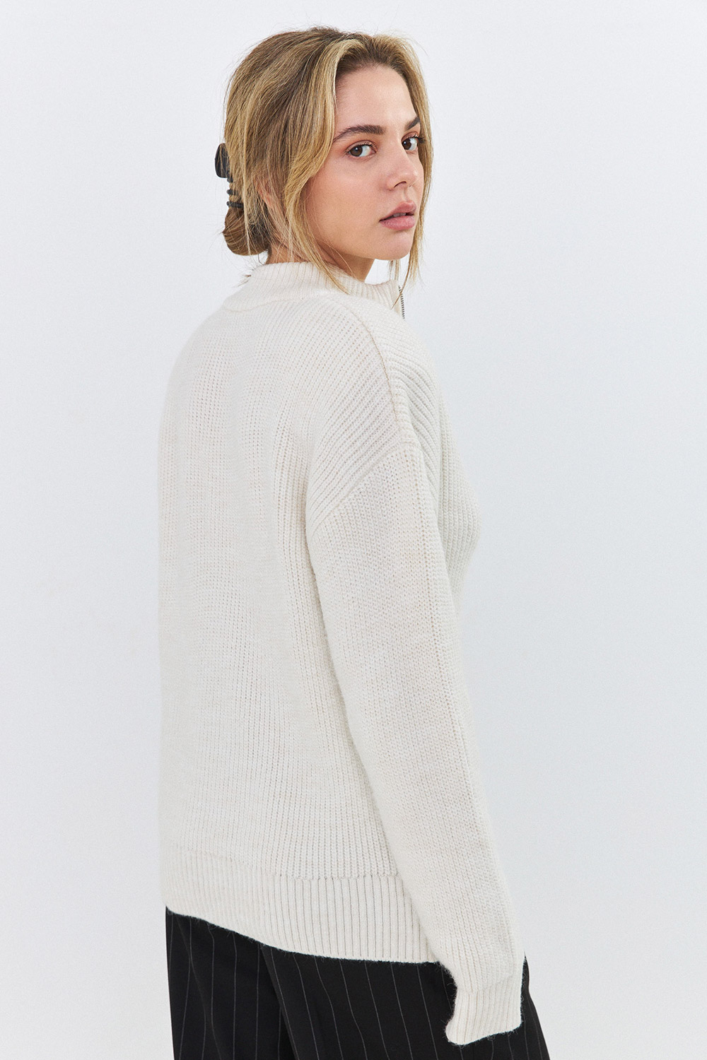 Fermuarlı Yarım Boğazlı Cream Kadın Triko - lutvelizade.com.tr